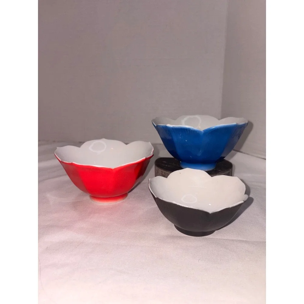 Dining | Japan Ceramic Scalloped Flower Nesting Bowls Red Blue Black ...